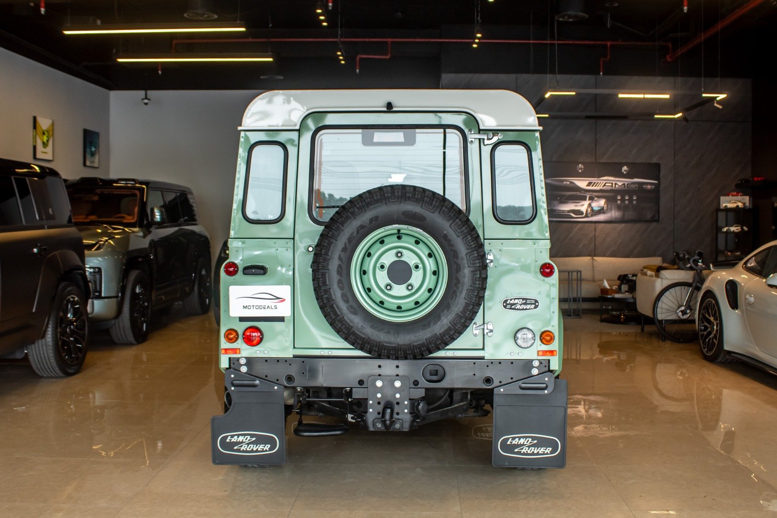 Land Rover Defender Heritage Edition 2016 – motodealsuae.com